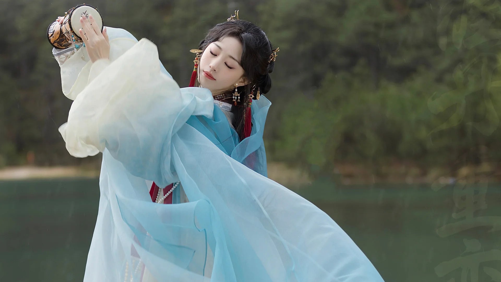 Moon Hanfu: Elevate Style with Exquisite Traditional Chinese Attire